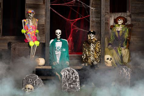 How To Dress A Skeleton For Halloween