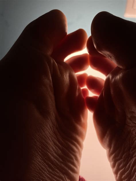 Artistic Feet R Sweatyfeets