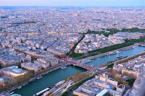 에펠 탑의 두 전망대에서 바라보는 프랑스 파리의 아름 다운 풍경 0명에 대한 스톡 사진 및 기타 이미지 0명 강 거리 Istock