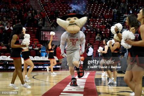 Unlv Mascot Photos And Premium High Res Pictures Getty Images