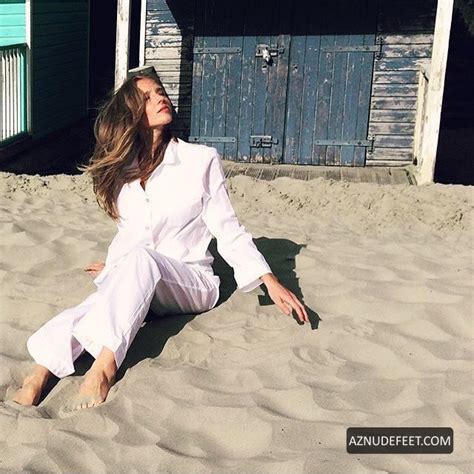 Nathalie Sorrell Feet Aznudefeet