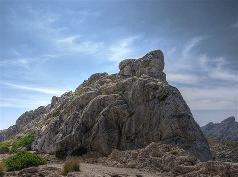 무료 이미지 경치 바다 연안 자연 록 황야 구름 하늘 언덕 모험 산맥 형성 낭떠러지 지역 자료 산등성이 정상 회담 스페인 지질학 황무지