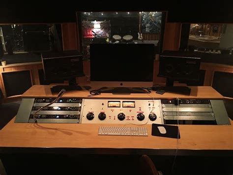 Former Flyte Tyme Studios Jimmy Jam And Terry Lewiss Edina Hit