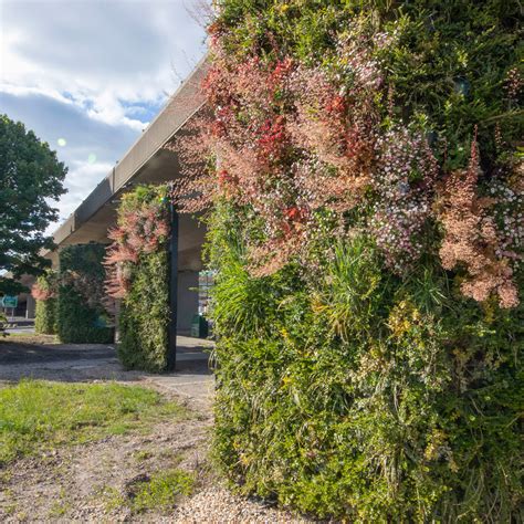London S Largest Living Wall Will Combat Flooding