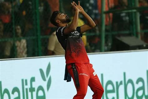 मैच में मोटा पैसा हारने के बाद मोहम्मद सिराज से शख्स से मांगी जानकारी पुलिस ने धर दबोचा