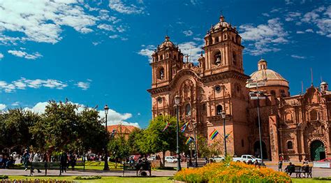 La Plaza De Armas Del Cusco Cuzco Perú