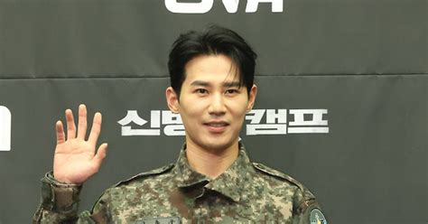 포토 이충구 부드러운 인사