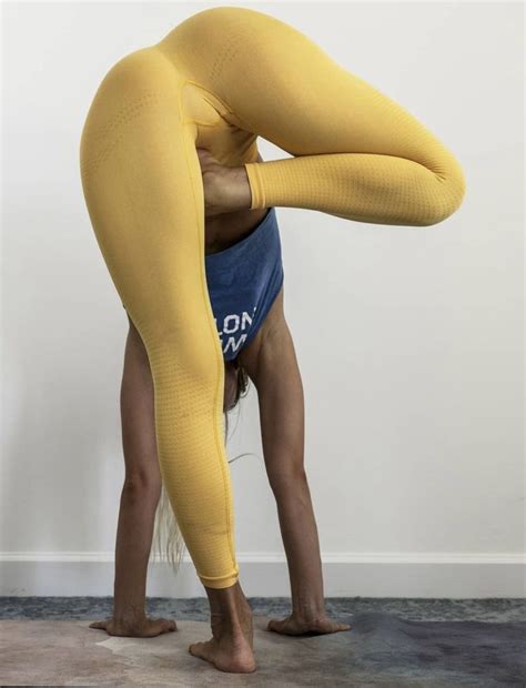 Pin On Yoga Yoga Women Sport Woman Fitness Cool Yoga Poses