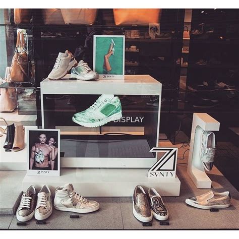 홀로그램 3d 광고 전시 피라미드 Holocube 자필 영사기