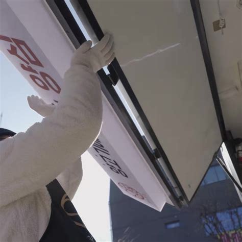 두둥 양심 양고기 안 먹어 본 사람 없도록 양과장의 양심트럭은 매주 열심히 달립니다🏃🏻‍♀️ ⠀ 💛양과장의 히든 메뉴🧡 고소한 고기 냄새로 여러분의 심장을 찹찹 흔들