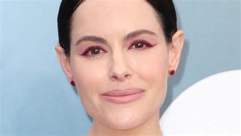 The Truth About Emily Hampshire Aka Stevie From Schitts Creek