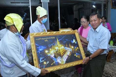 နိုင်ငံတော်စီမံအုပ်ချုပ်ရေးကောင်စီဥက္ကဋ္ဌ နိုင်ငံတော်ဝန်ကြီးချုပ် ဗိုလ