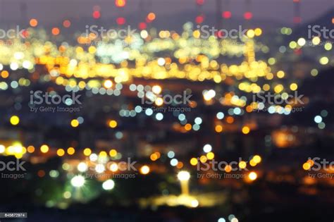 태국 의 촌부리 지방의 정유 공장 산업의 상단에서 볼 황혼 시간 동안 다채로운 구체 보케의 추상적 인 배경 배경 개념 0명에 대한 스톡 사진 및 기타 이미지 Istock