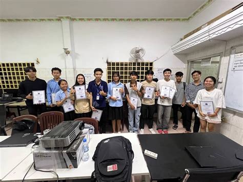 គ្រូអាយធីចិត្តល្អ Added A New Photo គ្រូអាយធីចិត្តល្អ