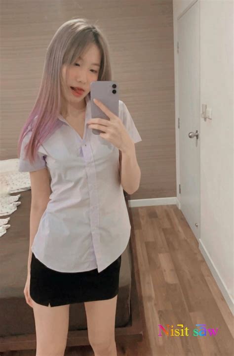 Pin oleh ξLove Sunday di Nisit sāw Potret wanita Wanita terseksi Wanita