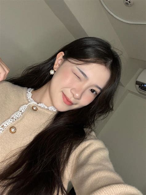 霧眉師上班日常穿搭 透過服裝呈現可以給客人一種安心專業的感覺 算是一種加分項
