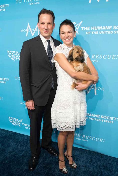 Who Is Sutton Fosters Estranged Husband Ted Griffin Inside Divorce