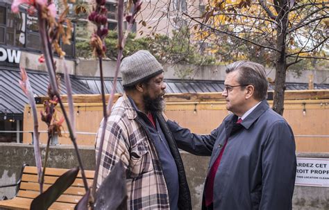 Élections Municipales Denis Coderre Sengage à Construire 1800 Logements Pour Les Itinérants