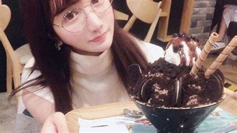 Wanita Cantik Ini Sedang Cari Pacar Dan Akan Menggajinya Rp 55 Juta Per