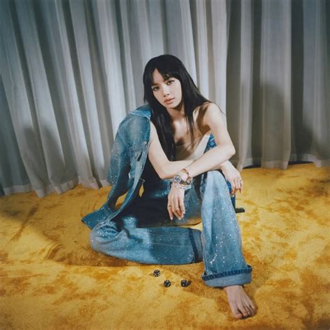 Blackpinks Lisa Shocks Netizens With An Unexpectedly Sexy Outfit For