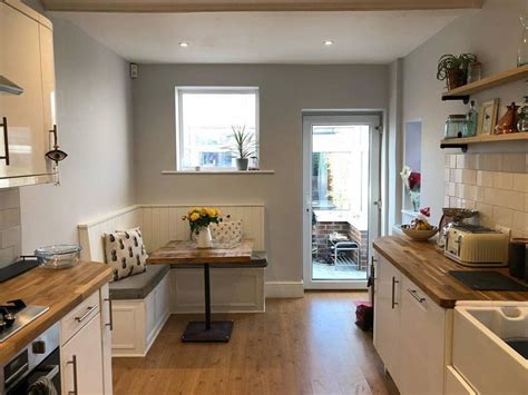 Dining Area In Small Kitchens 11 Inspiring Designs Godownsize