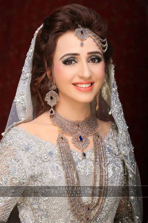 Engagement Bridal Makeup Tutorial Tips 2020 2021 And Dress Ideas