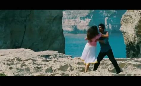 Trisha Krishnan Sexy Scene In Vinnaithaandi Varuvaayaa Aznude