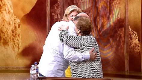 Dashuria Që Se Mposhtin As Milionat Djali I Dorëzohet Përqafimit Të