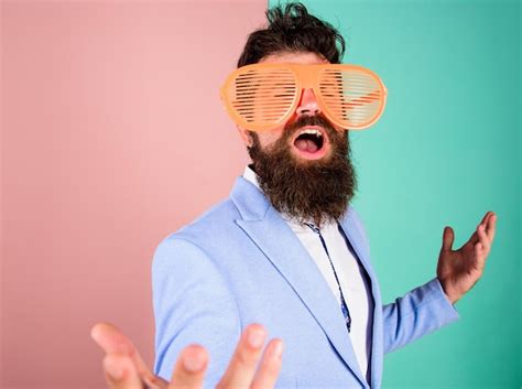 Hombre De Negocios Harto De Ser Serio Disfruta De Ser Tú Mismo Sincero Y Natural Ropa Formal