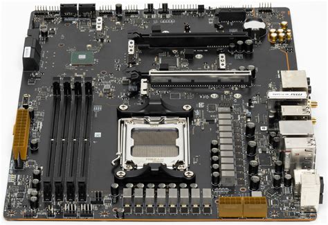 Обзор материнской платы MSI MPG B650 Carbon WiFi на базе AMD B650