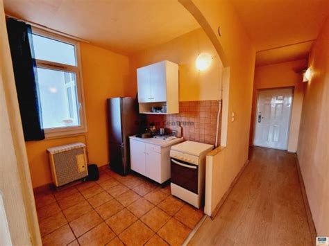 Elad Lak S Budapest Ker M Ty Sf Ld Budapest Xvi Ker Let Fut R Zsa Utca Elad H Z Lak S