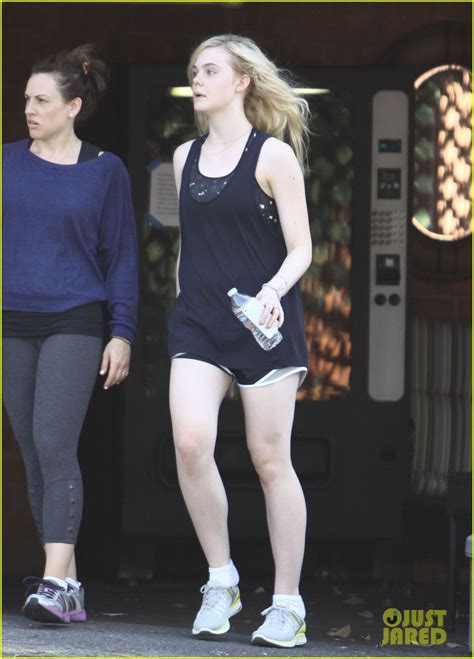 Elle Fanning Dance Studio Workout Photo Elle Fanning Photos Just Jared Celebrity