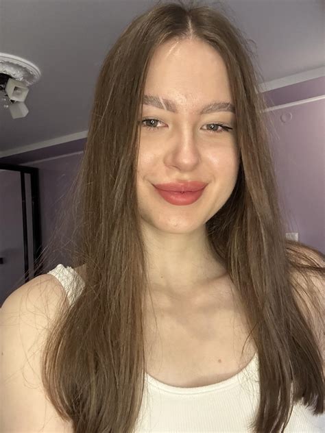Do You Like My Lipstick 😌 R Sfwnextdoorgirls