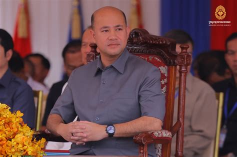 លោក ហ៊ុន ម៉ានី ស្នើ អភិបាលរាជធានី ខេត្ត ផ្អា ក ផ្ទេរមន្ត្រីដែលកំពុងធ្វើការងារនៅមណ្ឌលសុខភាព