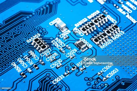 마이크로 칩 저항 및 전자 부품 Circuitboard의 매크로 샷 컴퓨터 하드웨어 기술입니다 통합된 통신 프로세서입니다 정보