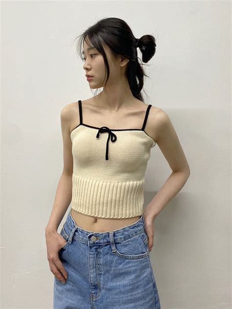 리나 배색 리본 니트나시 에이블리