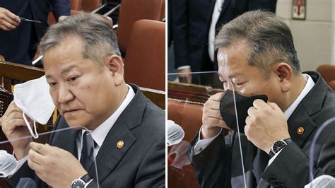 흰색 마스크 썼다가후다닥 검은 마스크 바꿔 쓴 이상민 포토버스 중앙일보