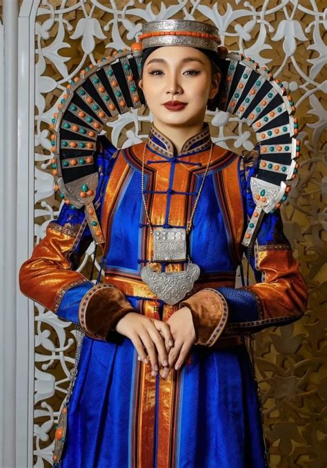 Өвөр Монголын Монгол угсаатны уламжлалт хувцас гоёл World Mongol