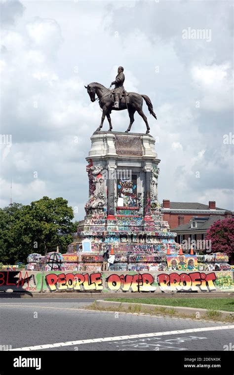 Monument Of Civil War Confederate General Robert E Lee On Monument