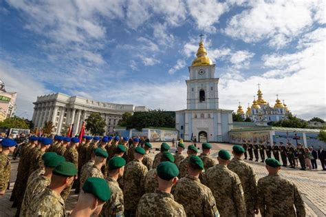 🎖️Президент України нагородив прикордонників з нагоди Дня Української Державності Володимир