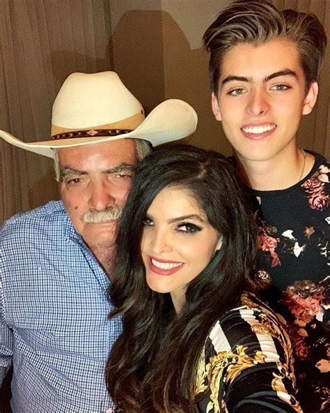 Ana Bárbara Se Reencuentra Con Su Papá ¡hola