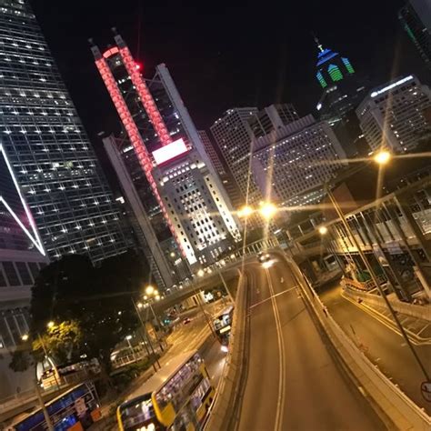 배우들의 연기를 보는 재미 를 느끼게 해주는 최근 드라마는 단연 다 출연 배우 거의 대부분이 아주 세밀하고 개성있는 연기를 보여준다 배우들의 집중력과 장악력이 잘