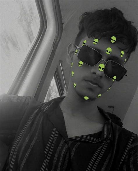 Ishan Ramesh Jadhav Indian Vlogger Ishan Ramesh Jadhav