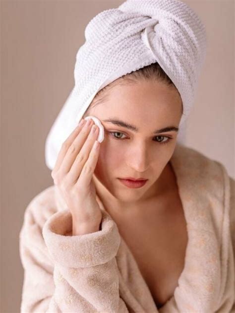 Stop Doing These 8 Things To Avoid Wrinkles