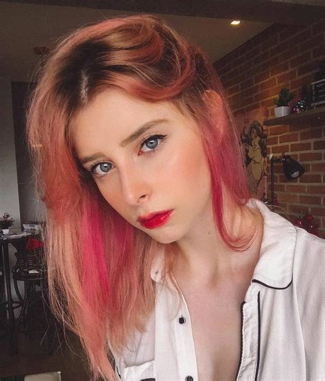 Gabi Cattuzzo Scrolller