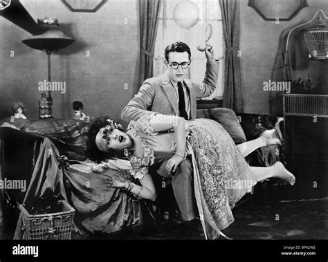 Jobyna Ralston Jobyna Ralston And Harold Lloyd Sit In John Aasens Lap