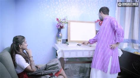 Buddah Masterji Ko Kamseenkali Jawan School Girl Ne Apne Chhote Doodh