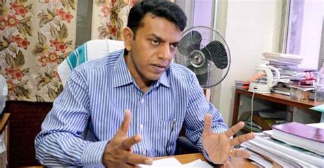 വി എസ് അച്യുതാനന്ദന്‍റെ മകനുവേണ്ടി യോഗ്യതയില്‍ ഐ എച്ച് ആര്‍ ഡി ഭേദഗതി വരുത്തിയെന്ന് പരാതി Va