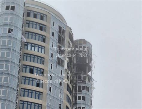 В Одесі внаслідок атаки дронів є руйнування і постраждалі горіла багатоповерхівка ВІДЕО