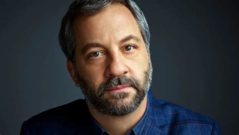 Ο Judd Apatow λέει ότι είναι «προσβλητικό να μπει η Barbie ως διασκευασμένο σενάριο στις